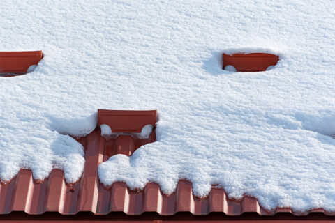Everything About Snow Breaks and Metal Roofs | GNMC